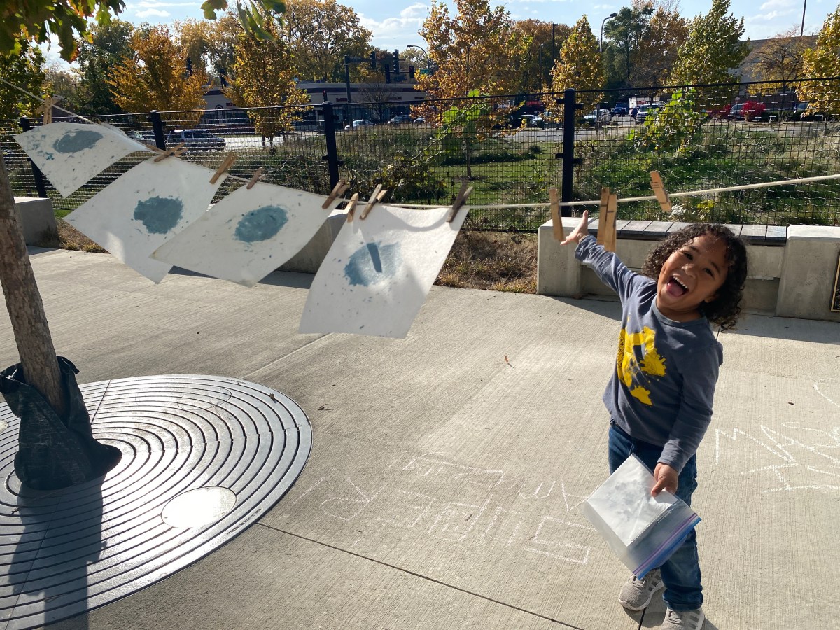Papermaking in the Reading Garden – Treewhispers